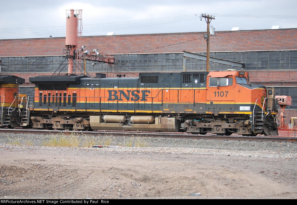 BNSF 1107
